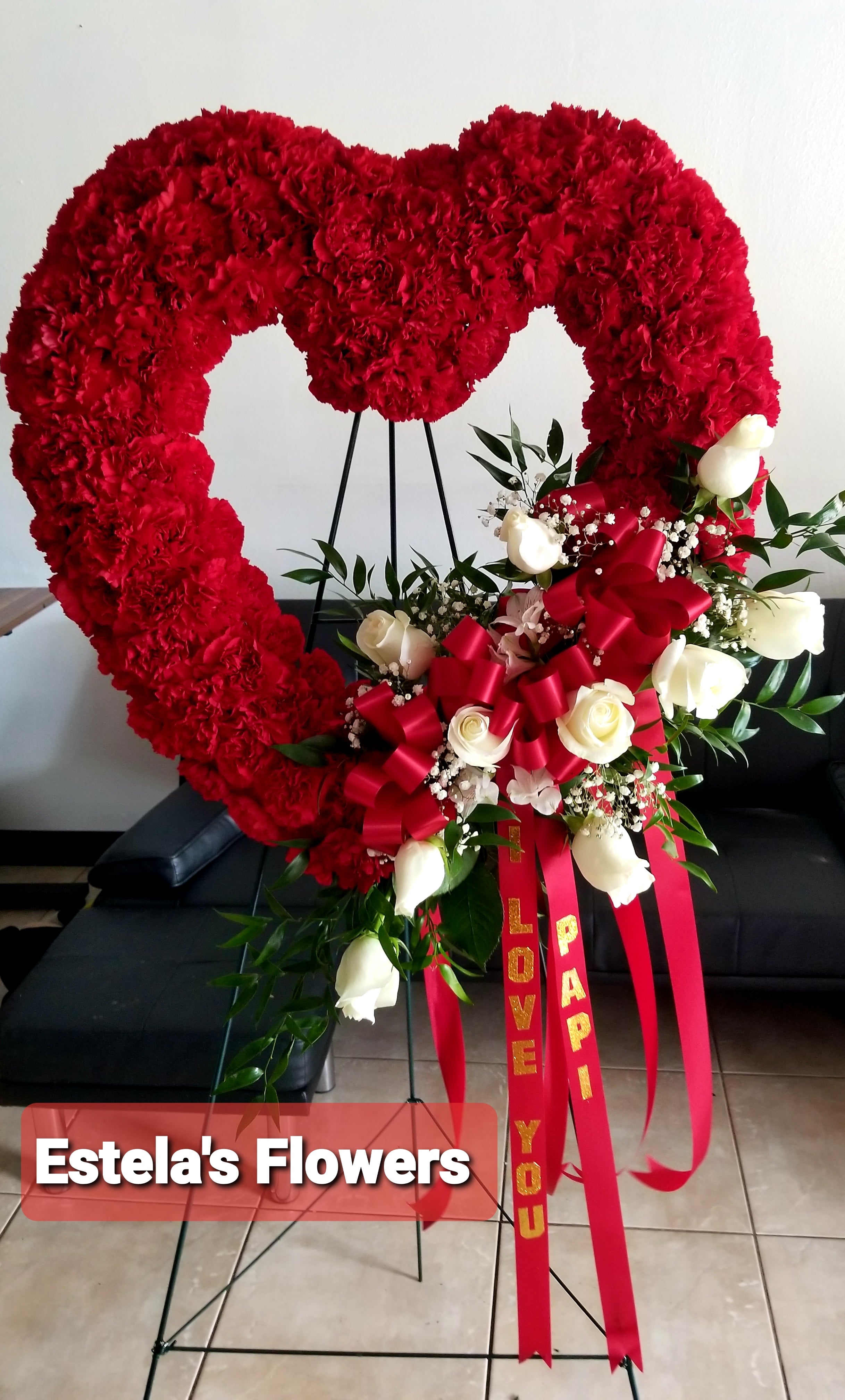 Open Red Heart – Estela's Flowershop